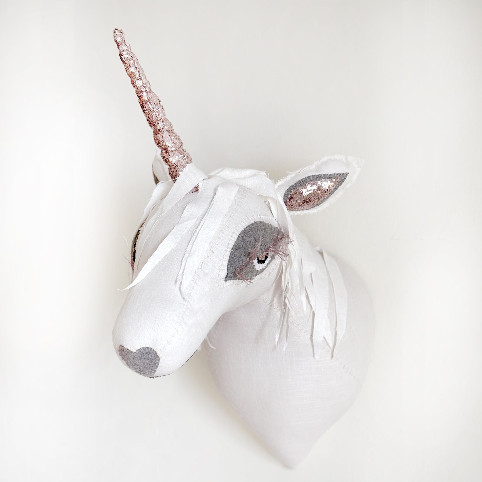 Unicorn Head with pinkish- gold horn – tamar mogendorff